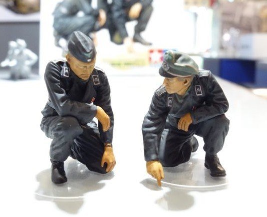 Tamiya 35354 - 1/35 Wehrmacht Tank Crew Model Kit